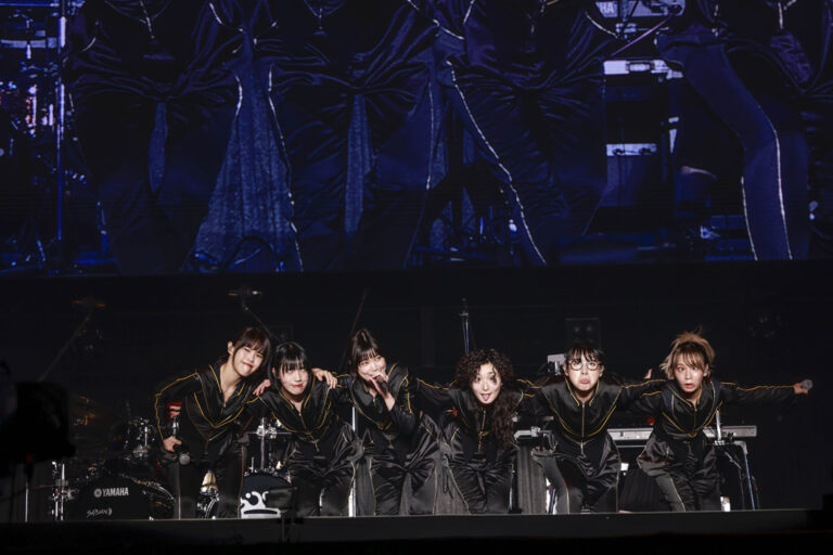 矢沢永吉が魅せた原点に返るようなロックンロール、布袋寅泰、BiSH、SUPER BEAVERとコラボも｜Bezzy[ベジー]｜アーティストをもっと好きになるエンタメメディア