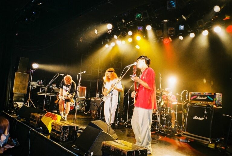 TENDOUJIが5ヵ月にわたる2マンライブツアー完走、04 Limited Sazabysを迎えたファイナル公演｜Bezzy[ベジー]｜「人の魅力」にフォーカスしたエンタメメディア