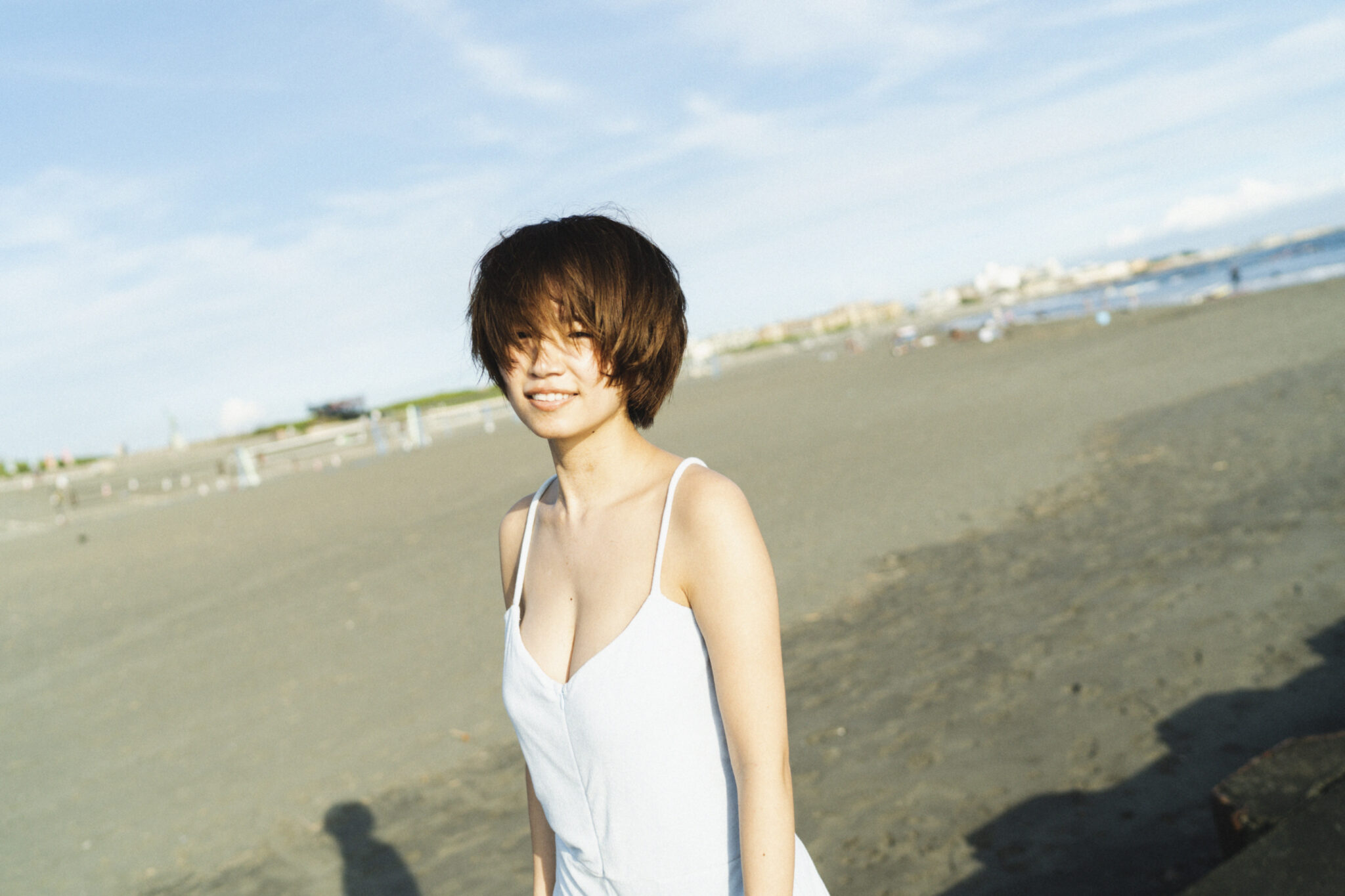 × まくらあさみ｜Bezzy[ベジー]｜アーティストをもっと好きになるエンタメメディア