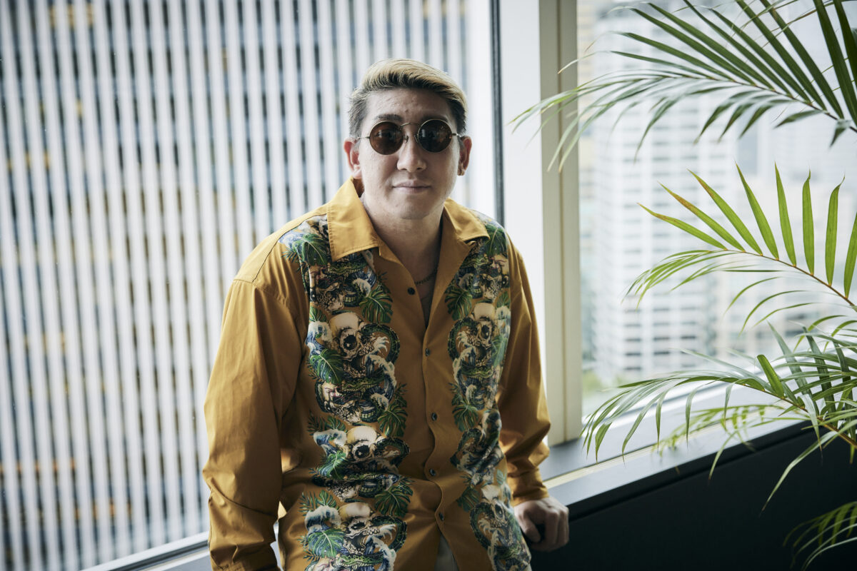 SPiCYSOLに逆OB訪問、『SEASONS』をめぐるワンダーな歓談｜Bezzy[ベジー]｜アーティストをもっと好きになるエンタメメディア