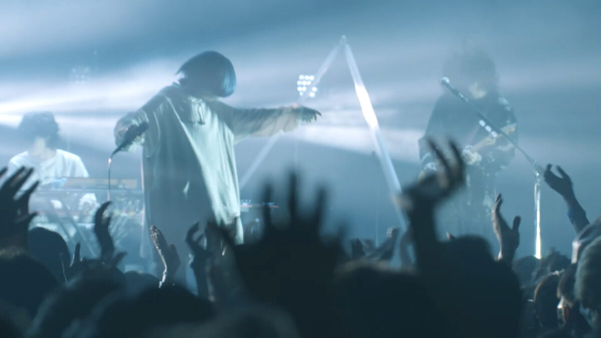 yama、最新ツアーファイナル公演より「色彩」ライブ映像公開｜Bezzy[ベジー]｜「人の魅力」にフォーカスしたエンタメメディア