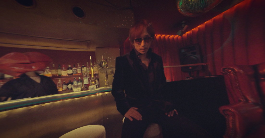 浅井健一率いるSHERBETS、新シングル表題曲「UK」MVでシュールな世界観を創出｜Bezzy[ベジー]｜「人の魅力」にフォーカスしたエンタメメディア