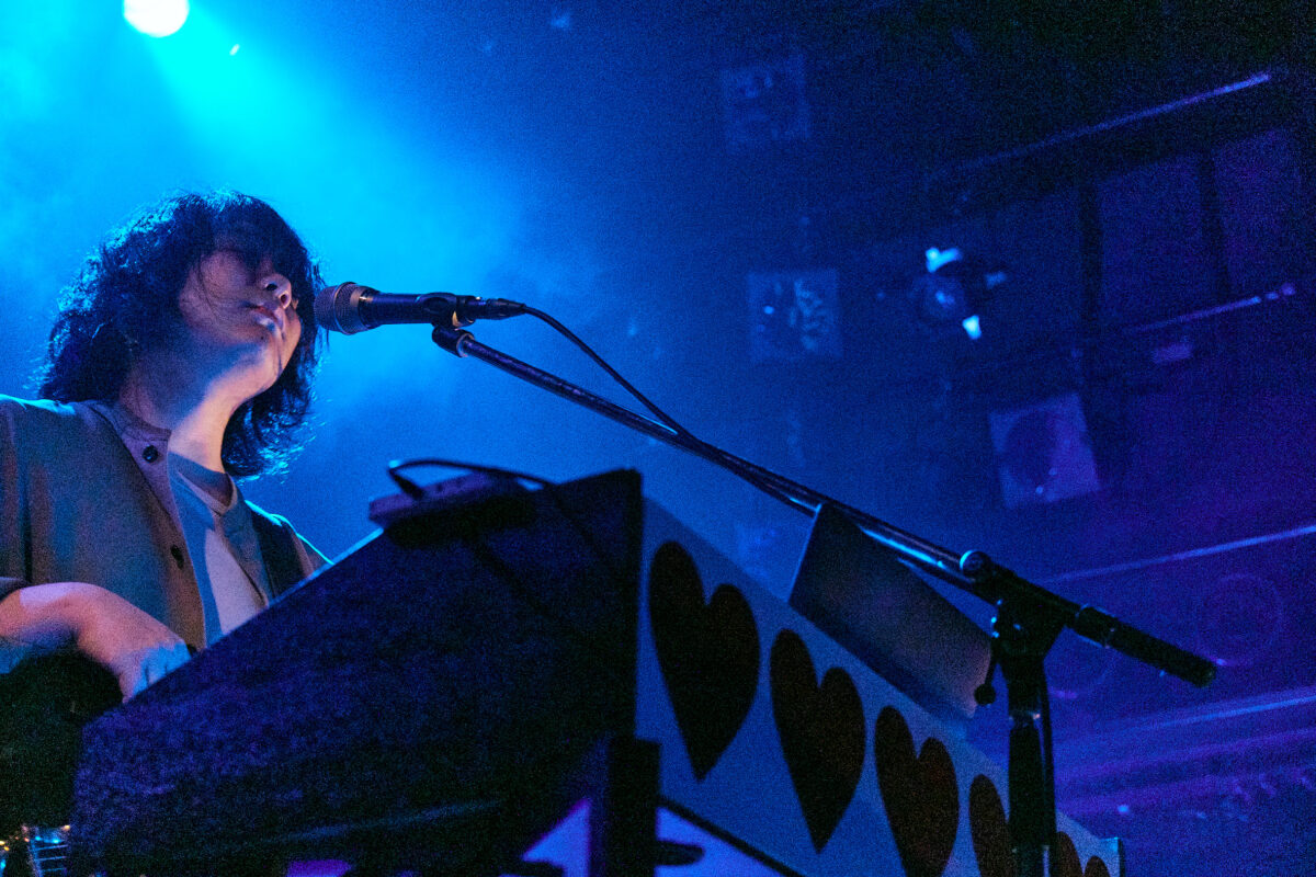 尾崎雄貴ソロプロジェクトwarbear、クリスマスの夜に単独ライブ“re:bear”を有料配信｜Bezzy[ベジー]｜「人の魅力」にフォーカスしたエンタメメディア