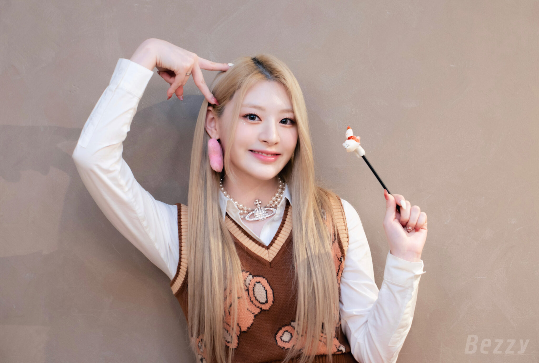 日本に来たらここに就職希望!? STAYCはじめての飴細工体験｜Bezzy[ベジー]｜アーティストをもっと好きになるエンタメメディア