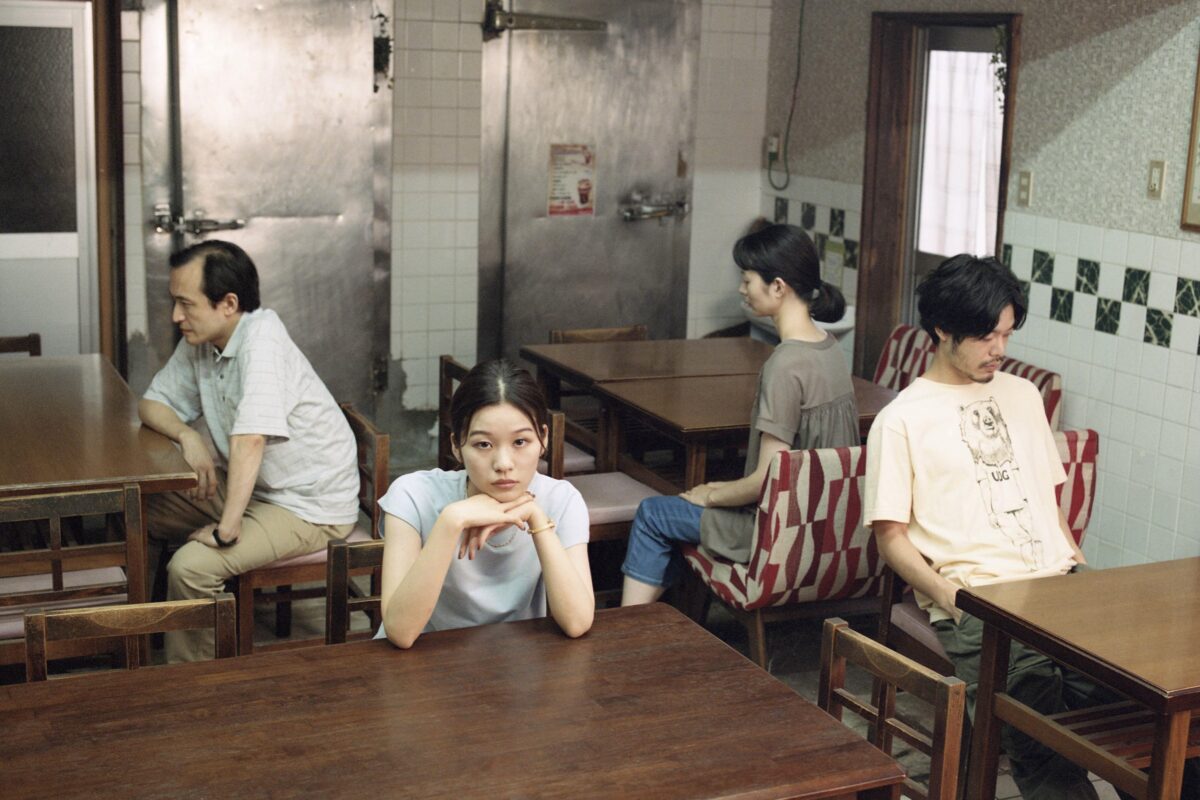 森田想が「実家を売ろう」と言い放つ 映画『わたしの見ている世界が全て』予告編公開｜Bezzy[ベジー]｜アーティストをもっと好きになるエンタメメディア