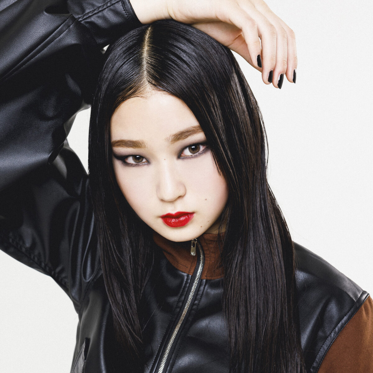 BiS新メンバーの名前＆6人の新アーティスト写真公開、トギーは全身白塗りで異彩を放つ｜Bezzy[ベジー]｜アーティストをもっと好きになるエンタメメディア