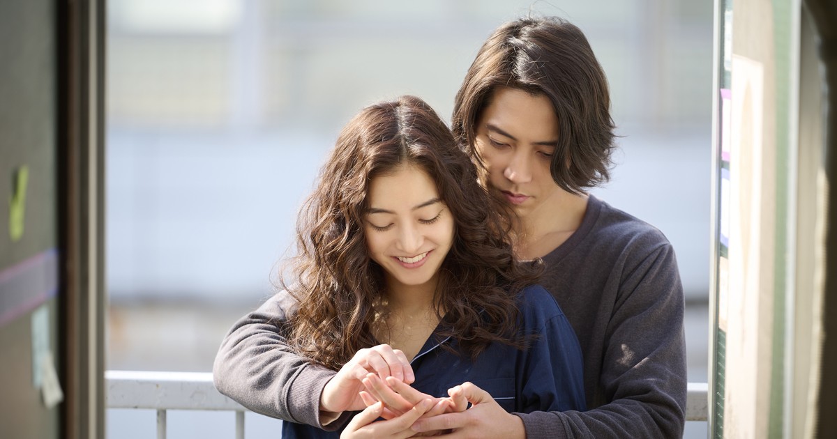 山下智久＆新木優子が本当の愛を紡ぐ 映画『SEE HEAR LOVE』場面写真公開｜Bezzy[ベジー]｜アーティストをもっと好きになるエンタメメディア