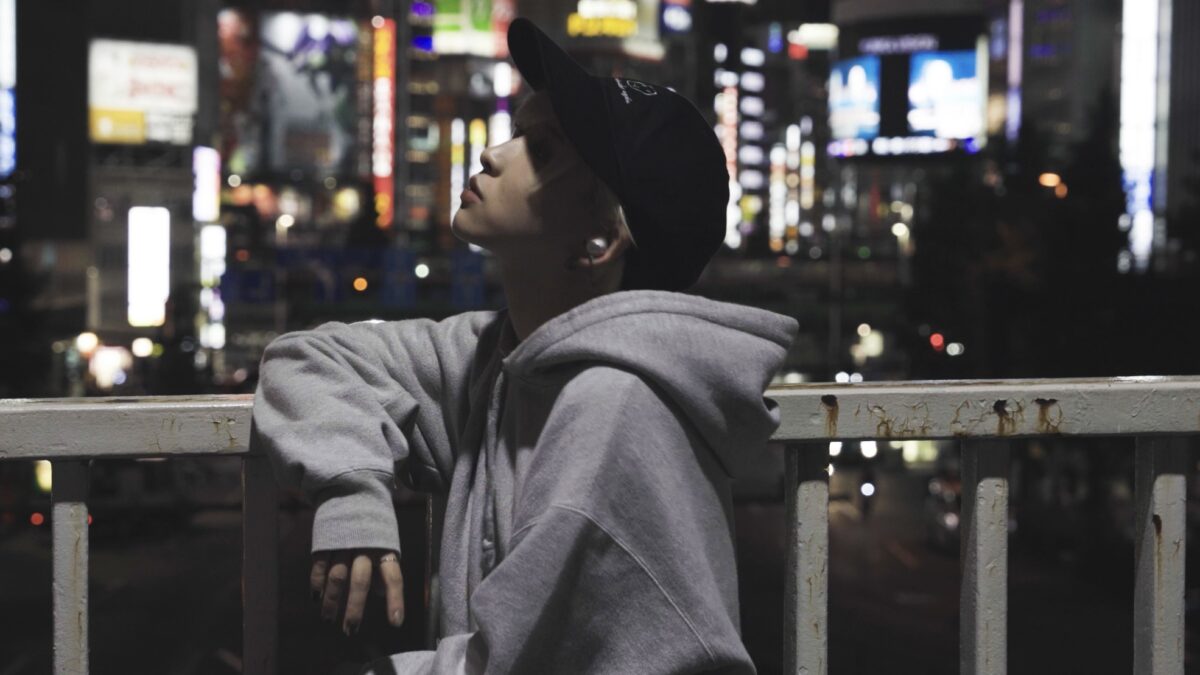 Hakubiが新曲「最終電車」リリース、Ba.ヤスカワアルが監督を務めたMV公開｜Bezzy[ベジー]｜アーティストをもっと好きになるエンタメメディア