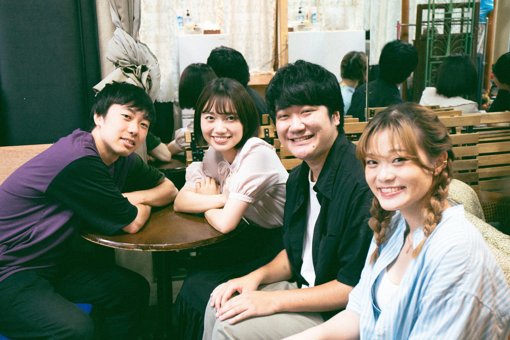 ダウ90000（前編）──好き嫌いじゃなく「面白い」と確信した8人組ができるまで｜Bezzy[ベジー]｜アーティストをもっと好きになるエンタメメディア