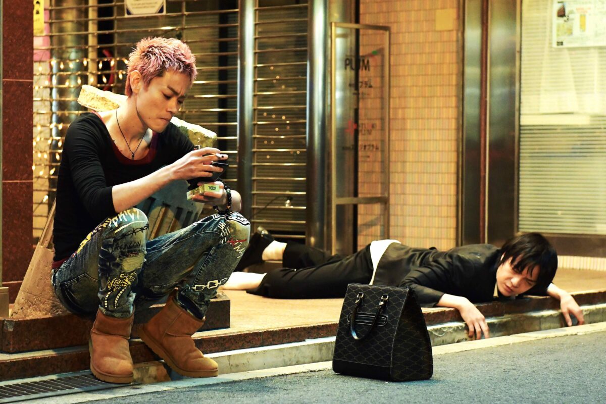 “伝説のハガキ職人”岡山天音の半生を彩る登場人物たち 映画『笑いのカイブツ』場面写真7点解禁｜Bezzy[ベジー]｜「人の魅力」にフォーカスしたエンタメメディア