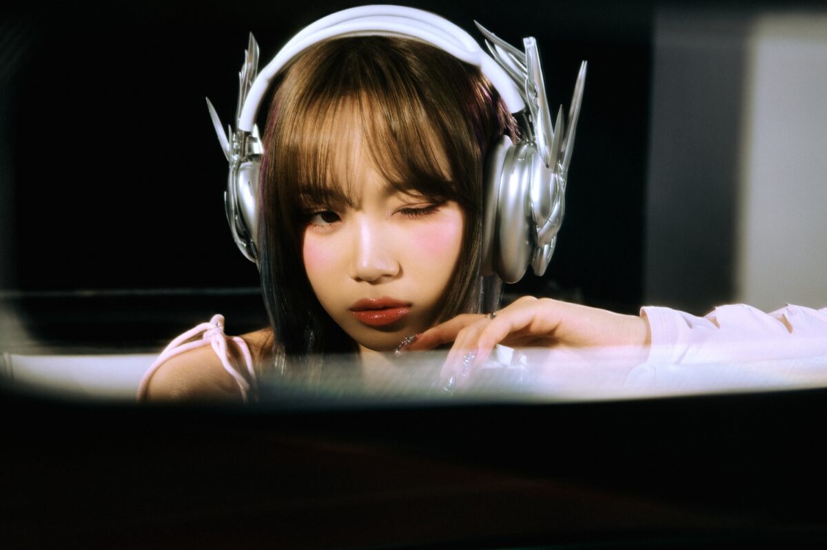 LE SSERAFIM、サイバー世界を連想させるシングル「Perfect Night」コンセプトフォト公開｜Bezzy[ベジー]｜アーティストをもっと好きになるエンタメメディア