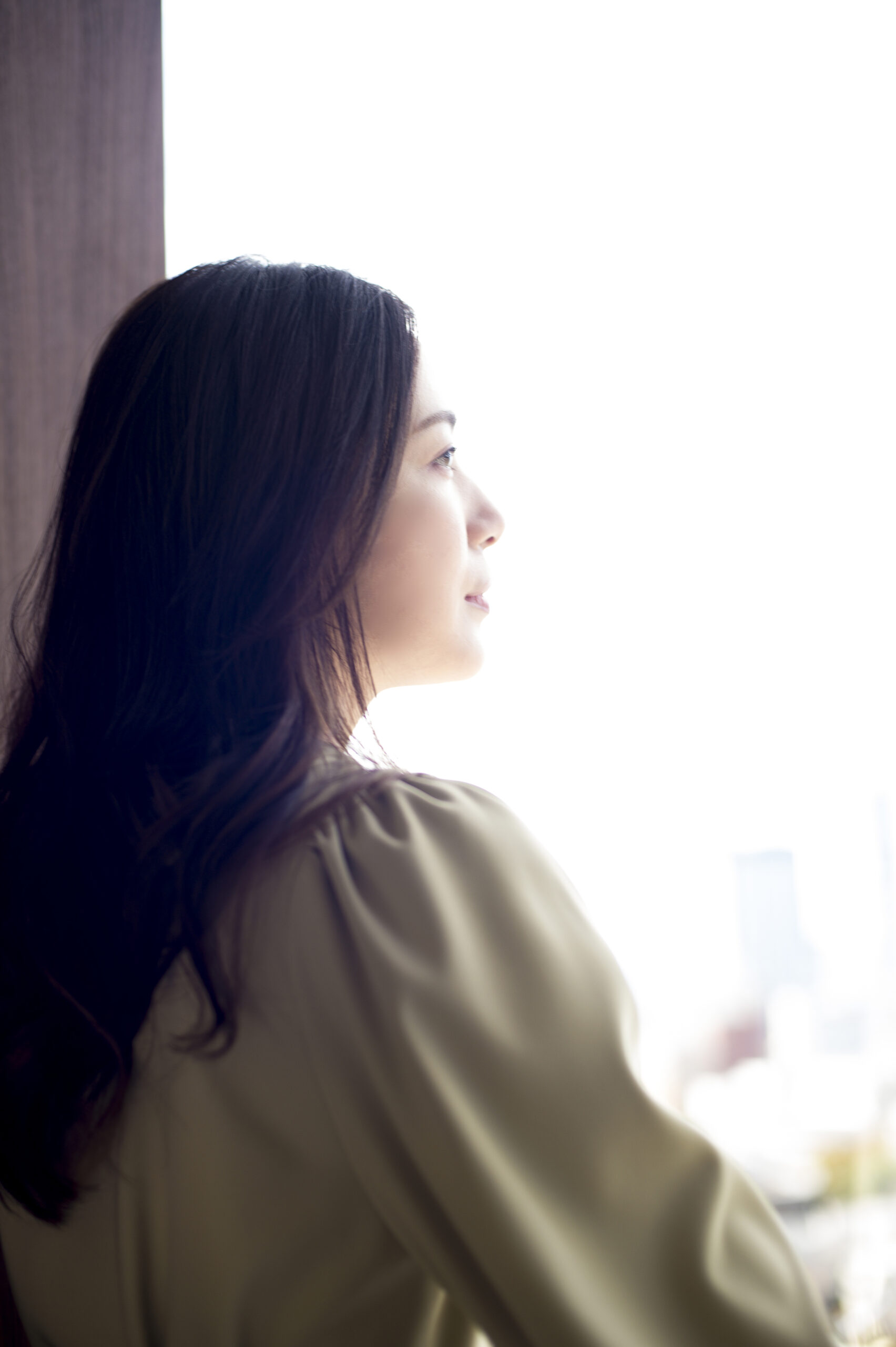 「36年間で今の私が一番好き」村川絵梨が考える“女優”である意義と矜持｜Bezzy[ベジー]｜「人の魅力」にフォーカスしたエンタメメディア