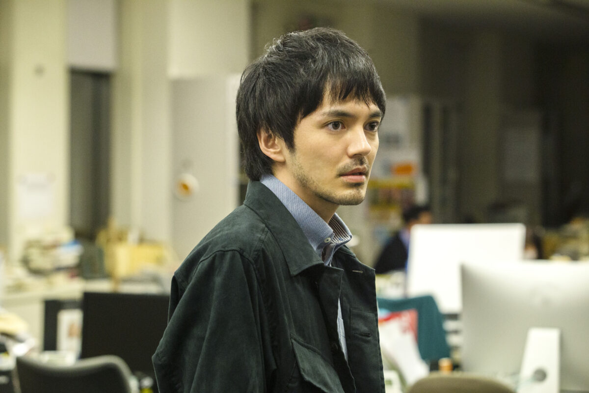 崖っぷち記者・林遣都が“惑星難民X”への使命を訴える 映画『隣人X -疑惑の彼女-』本編映像解禁｜Bezzy[ベジー]｜アーティストをもっと好きになるエンタメメディア