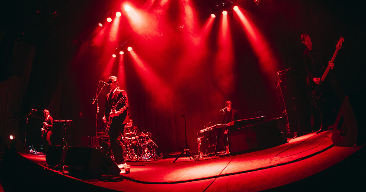 INTERPOLのギタリスト・Daniel Kesslerが語る、20年以上不変のマインドと革新的最新作｜Bezzy[ベジー]｜「人の魅力」にフォーカスしたエンタメメディア