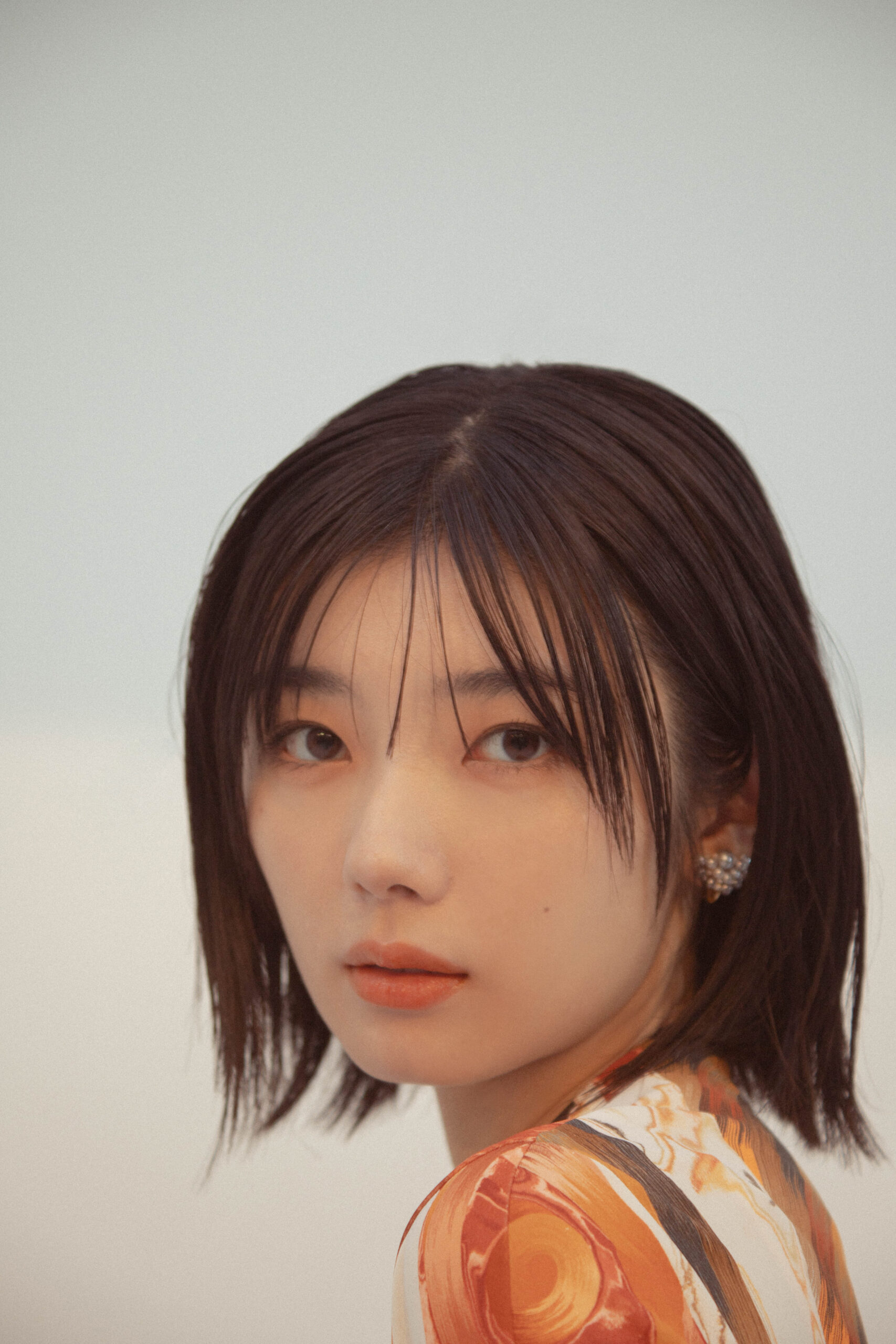 藤吉夏鈴を変えた経験たち いちばんの青春は“今”｜Bezzy[ベジー]｜アーティストをもっと好きになるエンタメメディア