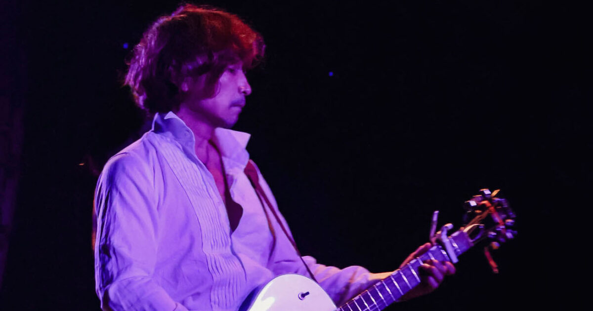 本日AJICOで日比谷野音公演を開催する浅井健一、ソロ名義での新たなツアー発表｜Bezzy[ベジー]｜アーティストをもっと好きになるエンタメメディア