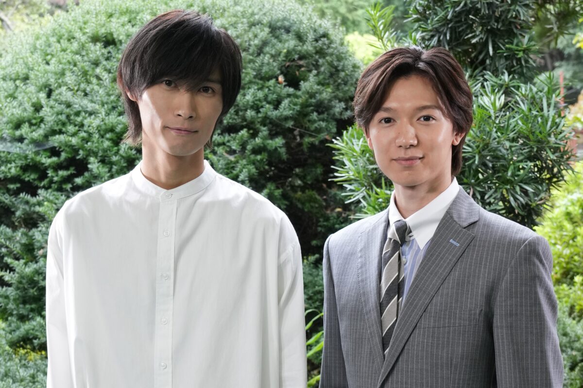 『連続ドラマW 坂の上の赤い屋根』七五三掛龍也が橋本良亮にサプライズ仕掛ける秘蔵動画公開｜Bezzy[ベジー]｜アーティストをもっと好きになるエンタメメディア