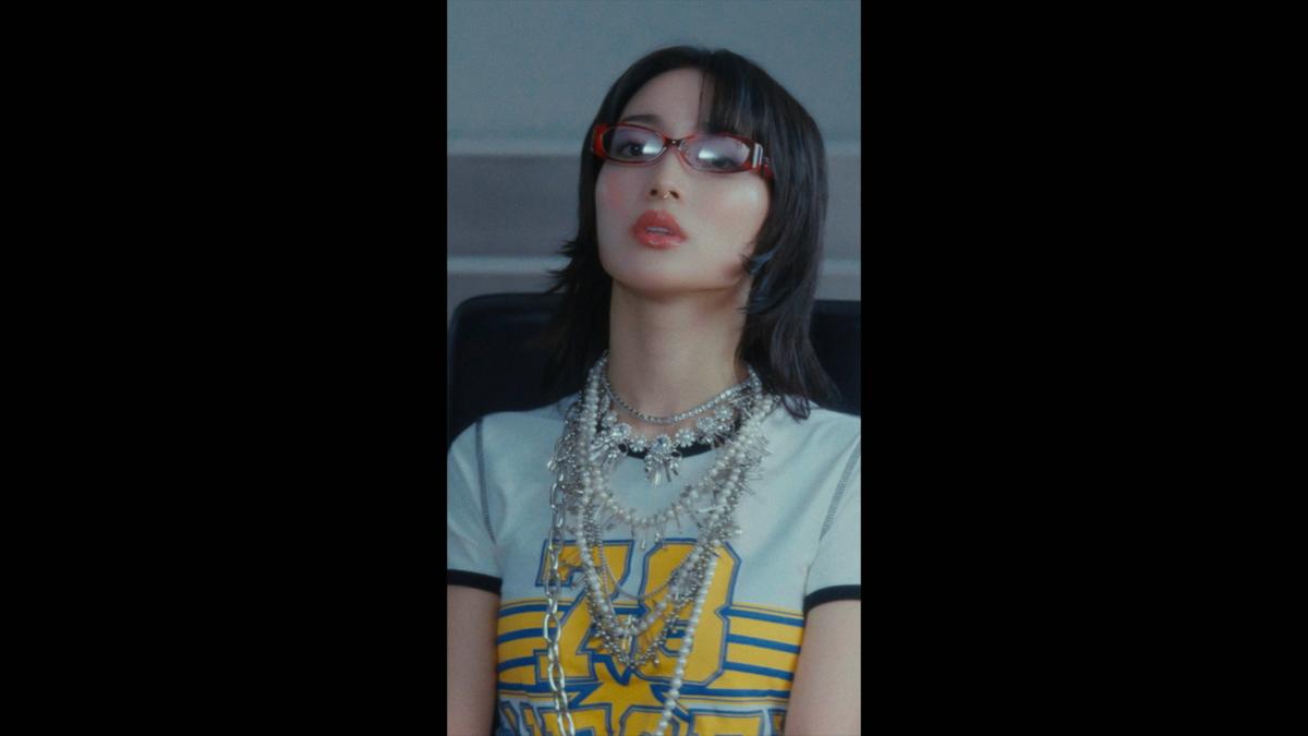 XGのラップコンテンツ「XG TAPE #4」第4弾公開、リーダーJURINが眼鏡姿でパフォーマンス｜Bezzy[ベジー]｜アーティストをもっと好きになるエンタメメディア