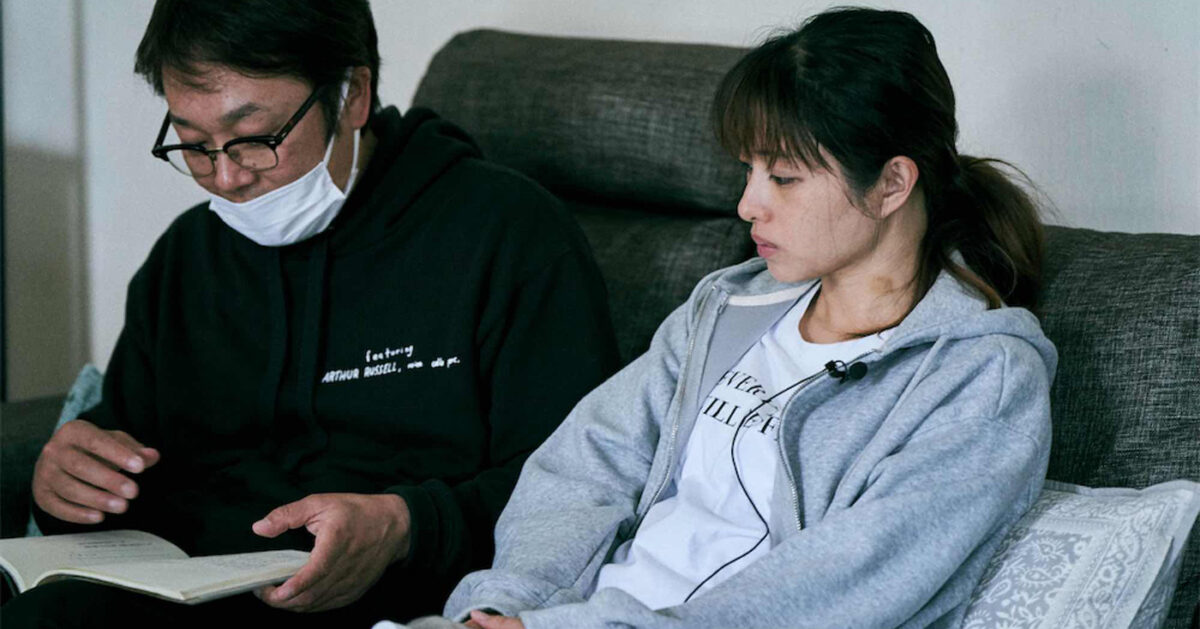 石原さとみ×𠮷田恵輔監督『ミッシング』“平和で温かく柔らかい空気”の現場メイキング写真公開｜Bezzy[ベジー]｜アーティストをもっと好きになるエンタメメディア