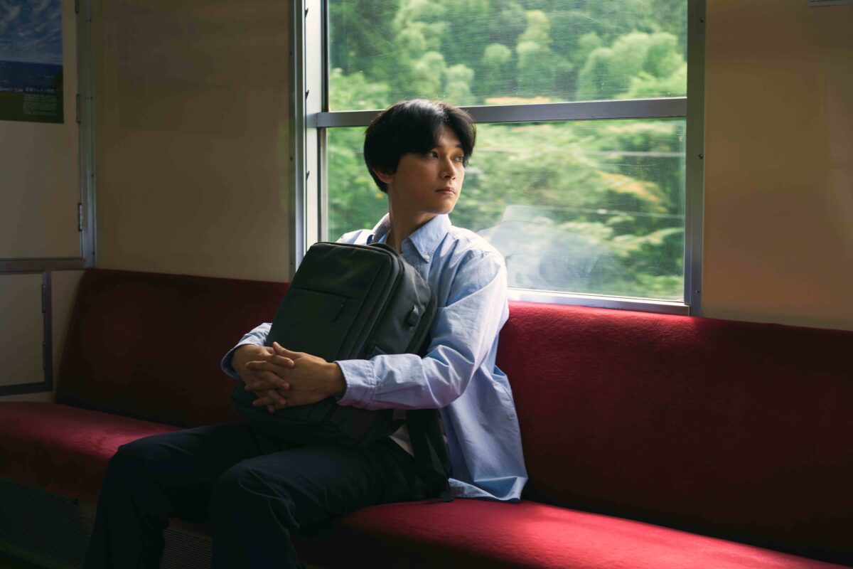 呉美保×吉沢亮『ぼくが生きてる、ふたつの世界』懐かしく温かな場面写真、公開日は9月20日に｜Bezzy[ベジー]｜アーティストをもっと好きになるエンタメメディア