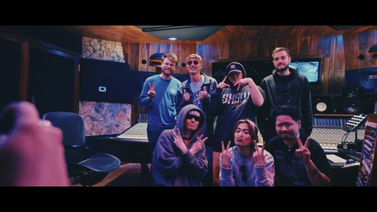 Kroi「明滅」MV公開、LAをピュアに楽しむメンバーの思い出そのものを映像化｜Bezzy[ベジー]｜アーティストをもっと好きになるエンタメメディア