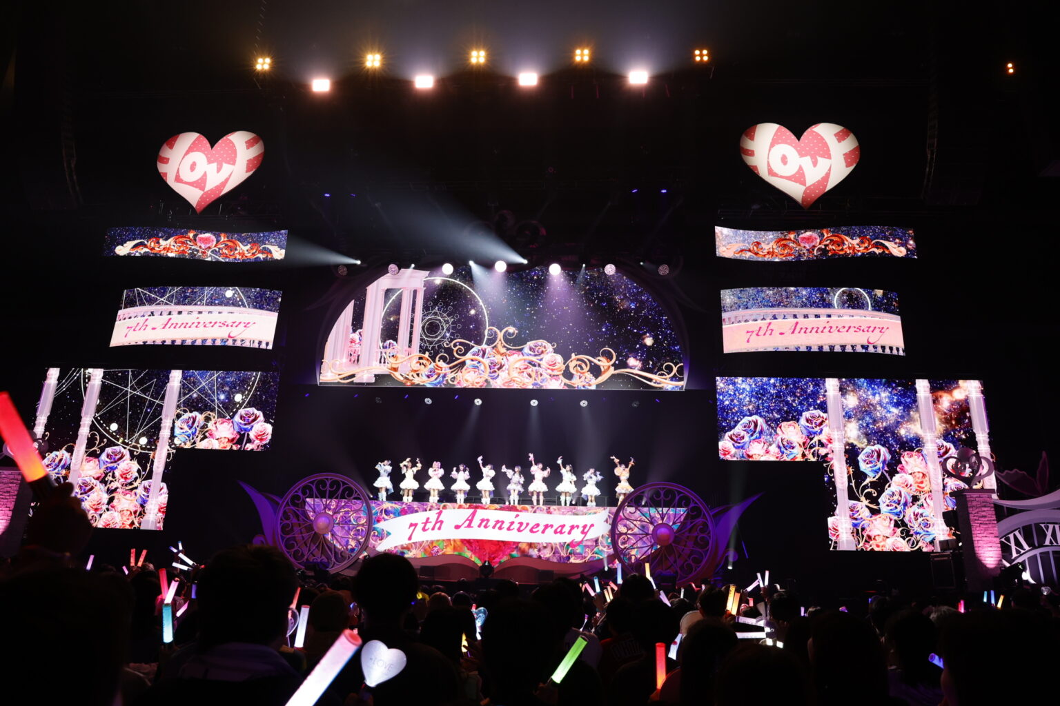 ＝LOVEの7周年コンサートがライブ映画化、4種類の上映形式で感動を追体験｜Bezzy[ベジー]｜「人の魅力」にフォーカスしたエンタメメディア