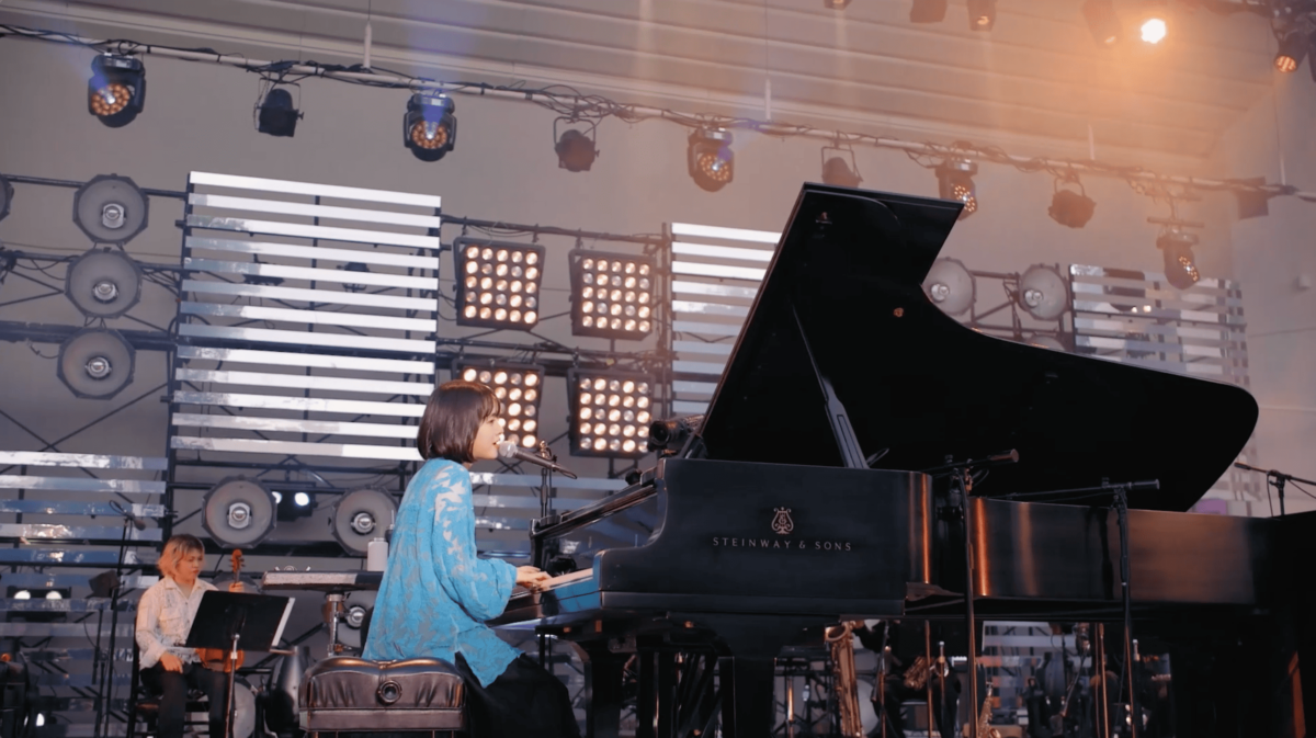 TOMOOが爽やかで温かな雰囲気で「あわいに」歌う、MTVアンプラグド映像先行公開｜Bezzy[ベジー]｜アーティストをもっと好きになるエンタメメディア