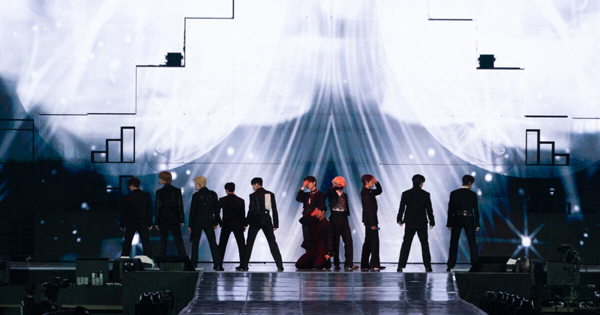 SEVENTEENのワールドツアーを映画化『RIGHT HERE』日本限定パフォーマンスカット解禁｜Bezzy[ベジー]｜「人の魅力」にフォーカスしたエンタメメディア