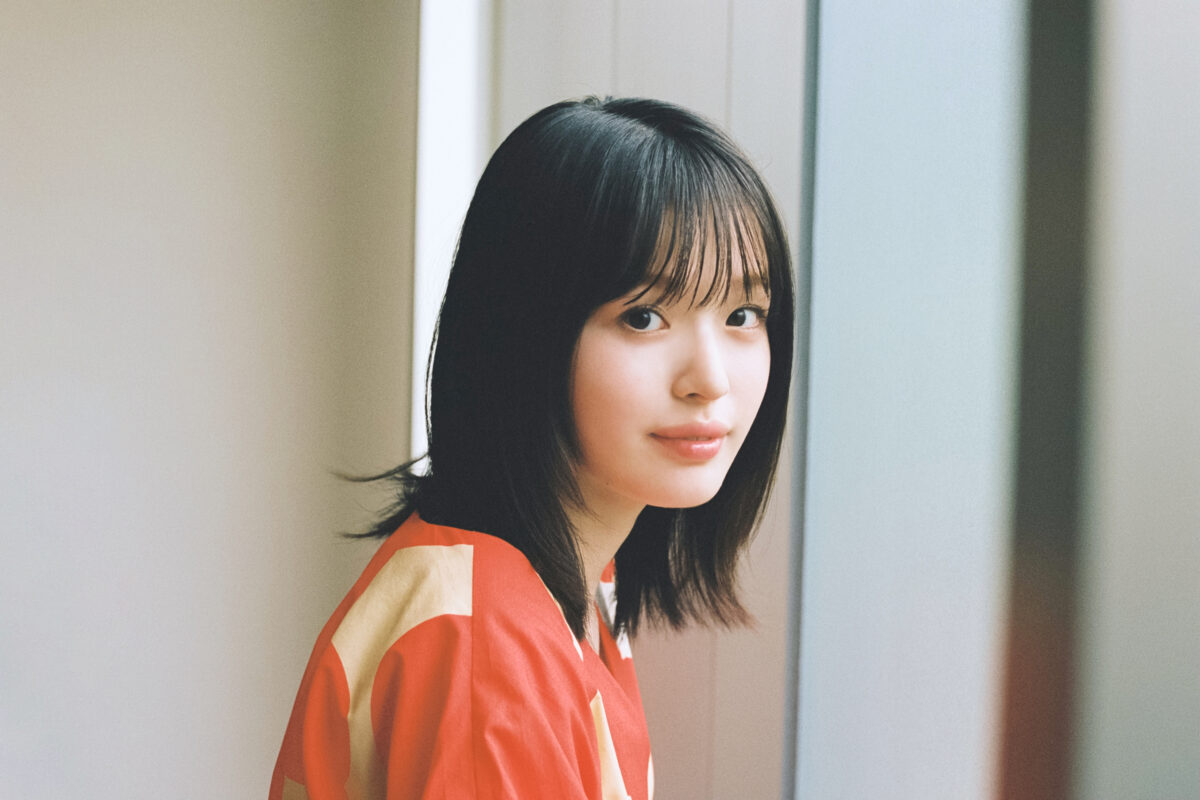 “等身大”を楽しむ芸歴17年の18歳、豊嶋花の演技力をつかさどる「共感性」とは｜Bezzy[ベジー]｜アーティストをもっと好きになるエンタメメディア