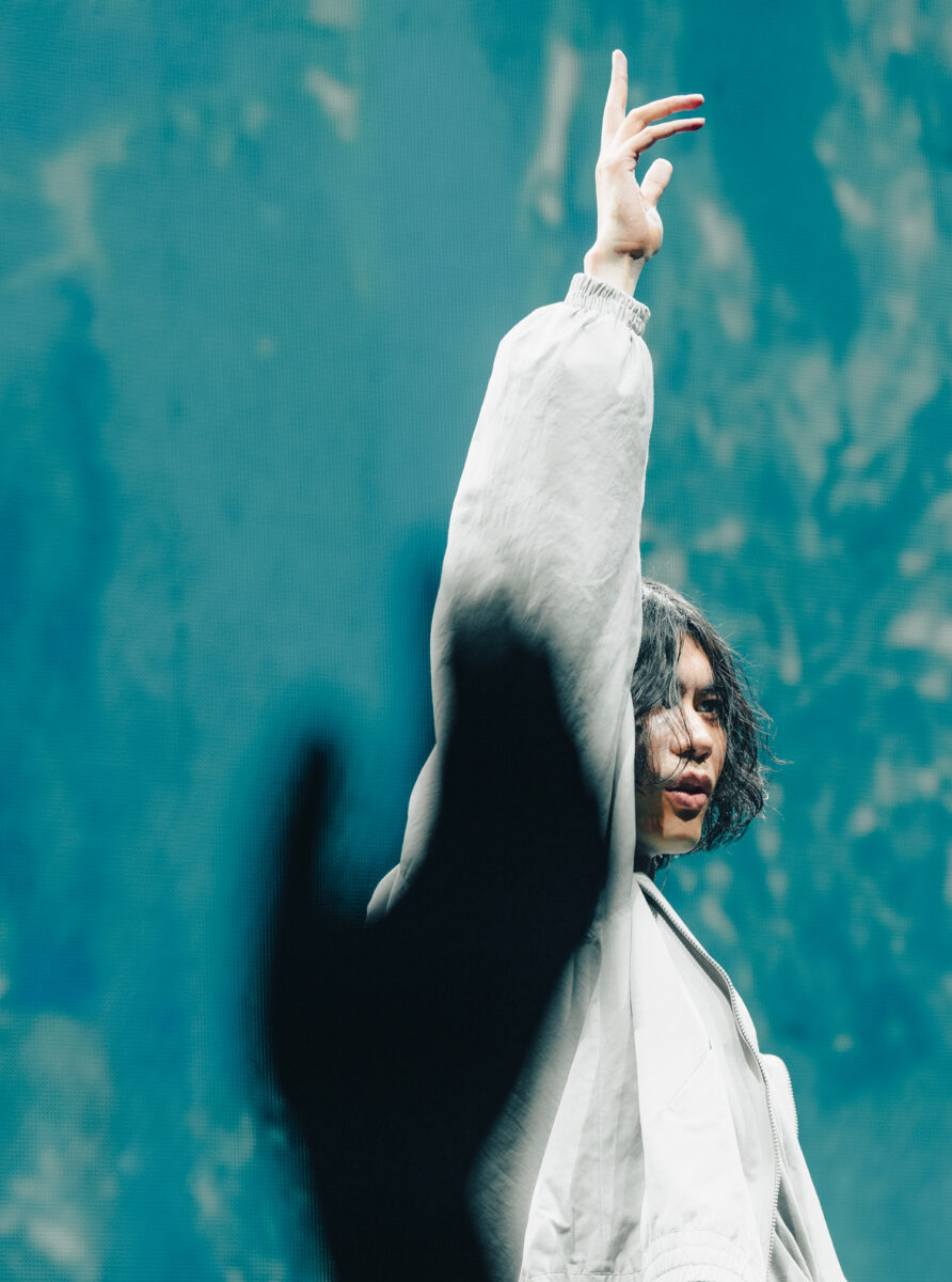 米津玄師が2026年冬に国内アリーナツアー開催 長野、大阪、愛知、福岡、宮城、神奈川で14公演｜Bezzy[ベジー]｜アーティストをもっと好きになるエンタメメディア