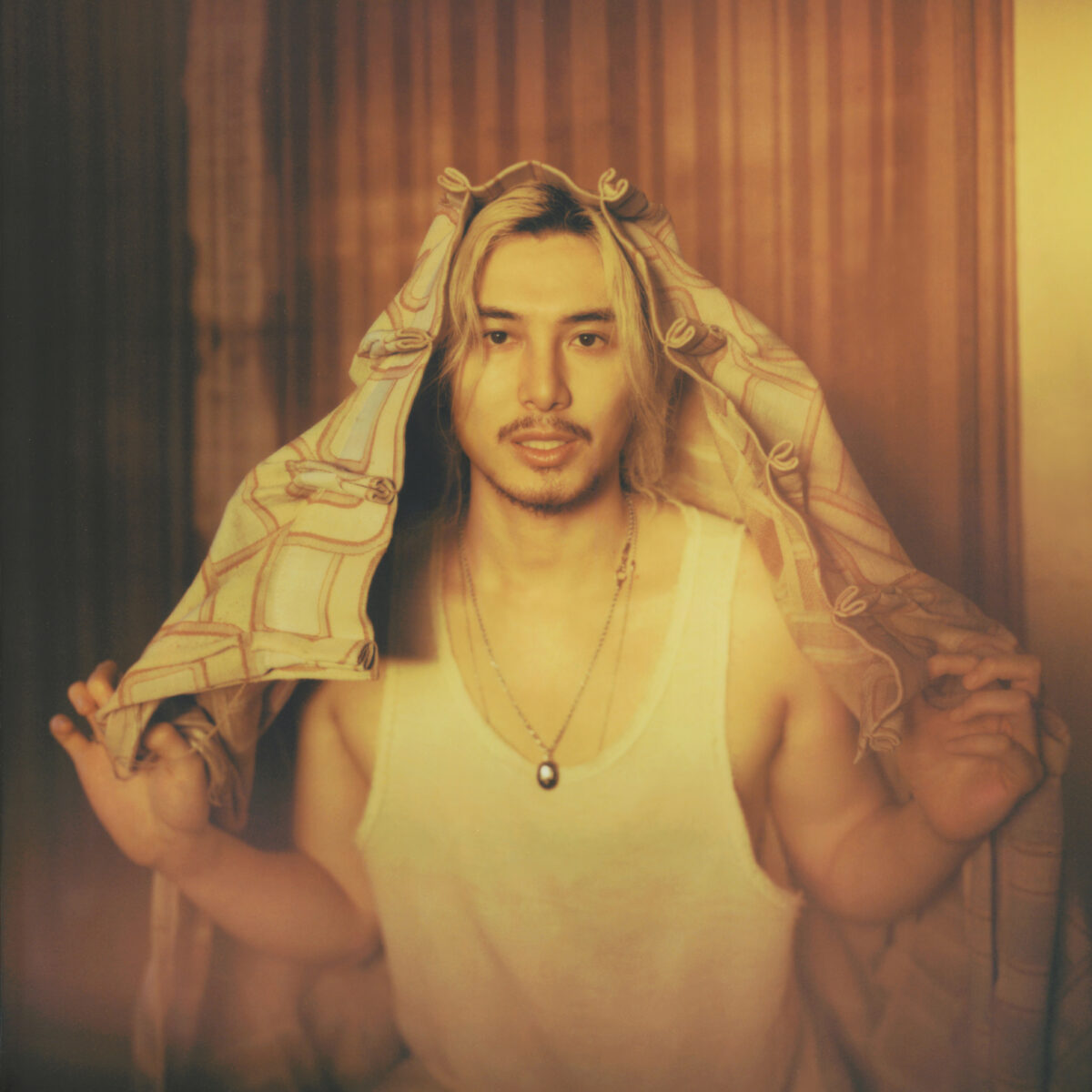 藤井 風が初のラブストーリーに挑戦、3枚目アルバムの2ndリード曲「Love Like This」MV公開｜Bezzy[ベジー]｜アーティストをもっと好きになるエンタメメディア