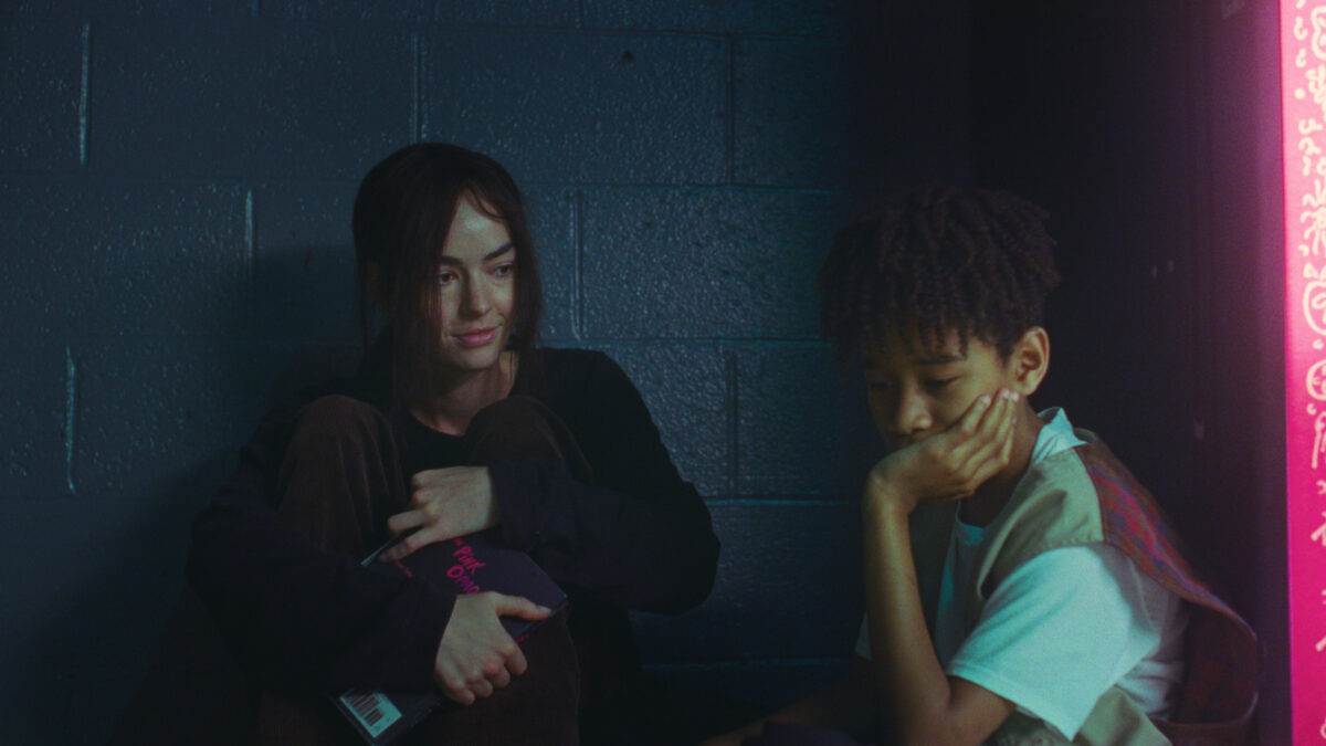 A24『テレビの中に入りたい』ジェーン・シェーンブルン監督が徹底した“90年代愛”を語る｜Bezzy[ベジー]｜アーティストをもっと好きになるエンタメメディア