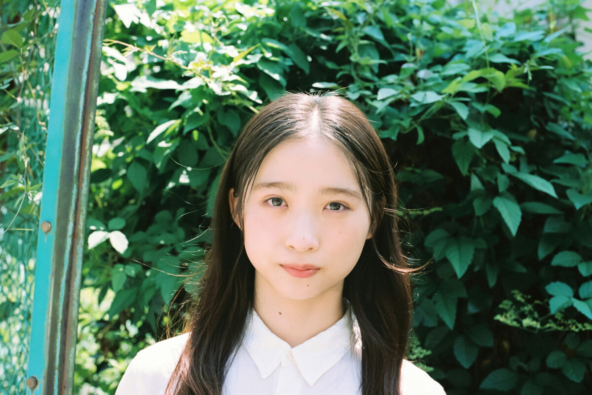 全身を使って、より自由で大きな感情表現を。伊東蒼が素顔の時間で磨く芝居勘｜Bezzy[ベジー]｜アーティストをもっと好きになるエンタメメディア