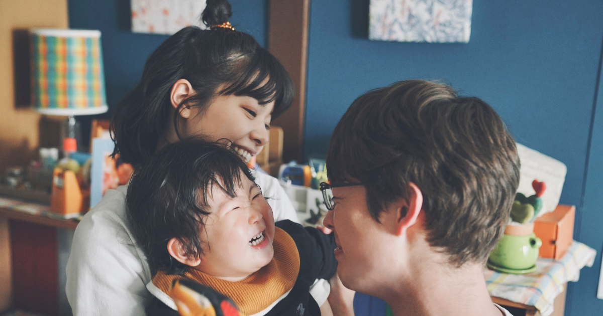 岸井ゆきの×宮沢氷魚W主演映画『佐藤さんと佐藤さん』日常の小さな幸せが凝縮された場⾯写真解禁｜Bezzy[ベジー]｜「人の魅力」にフォーカスしたエンタメメディア