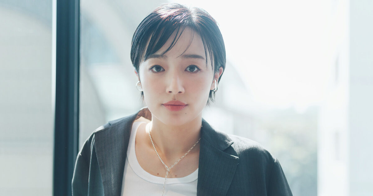 「心と身体をつなげるのが好き」森田望智が語る、さまざまな役を演じ分けるためのアプローチ｜Bezzy[ベジー]｜アーティストをもっと好きになるエンタメメディア