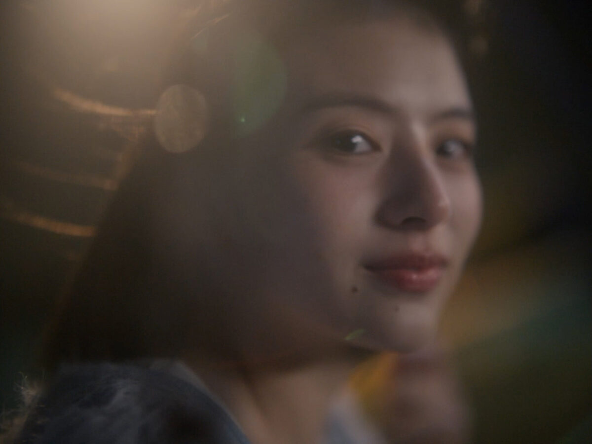 とた新曲「催眠術」MVに出口夏希が出演、“ムリめな恋する酔っ払いガール”の感情の機微を描く｜Bezzy[ベジー]｜「人の魅力」にフォーカスしたエンタメメディア