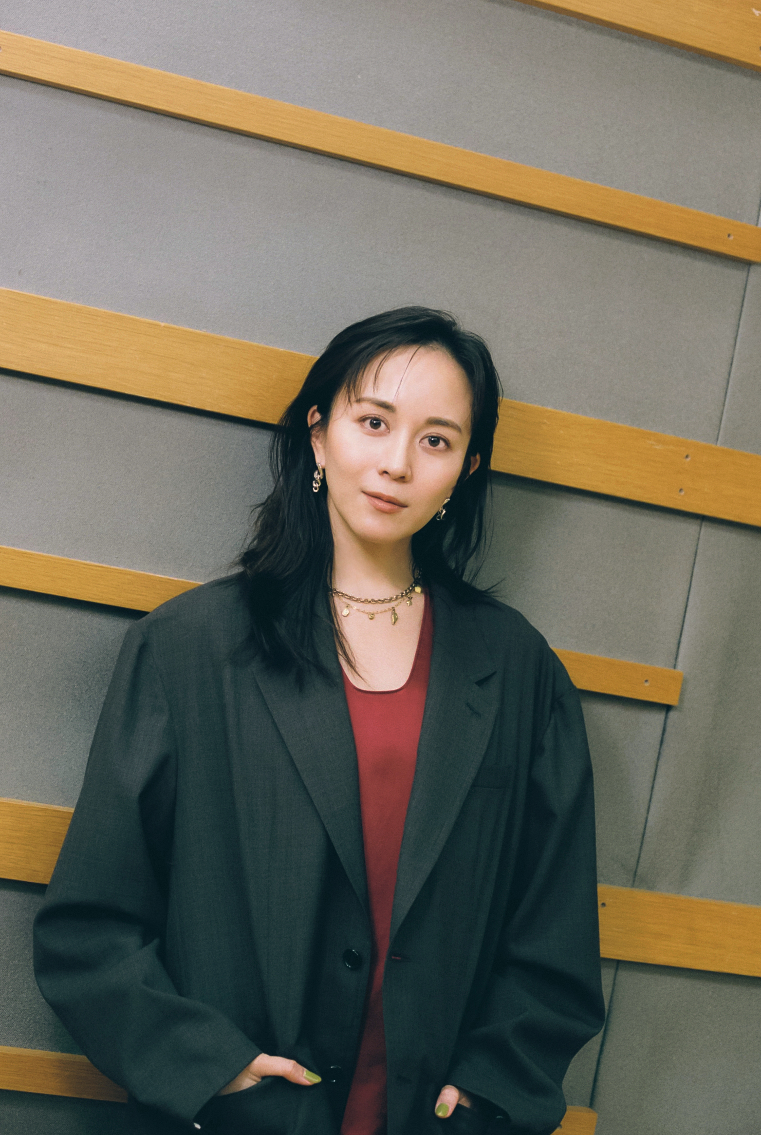 もっと自分の言葉に自由でいたい。比嘉愛未が「今は反抗期」と語る真意｜Bezzy[ベジー]｜「人の魅力」にフォーカスしたエンタメメディア